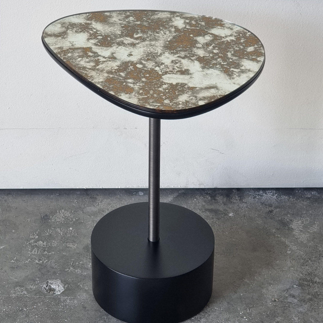 TARN SIDE TABLE – The Line Concept